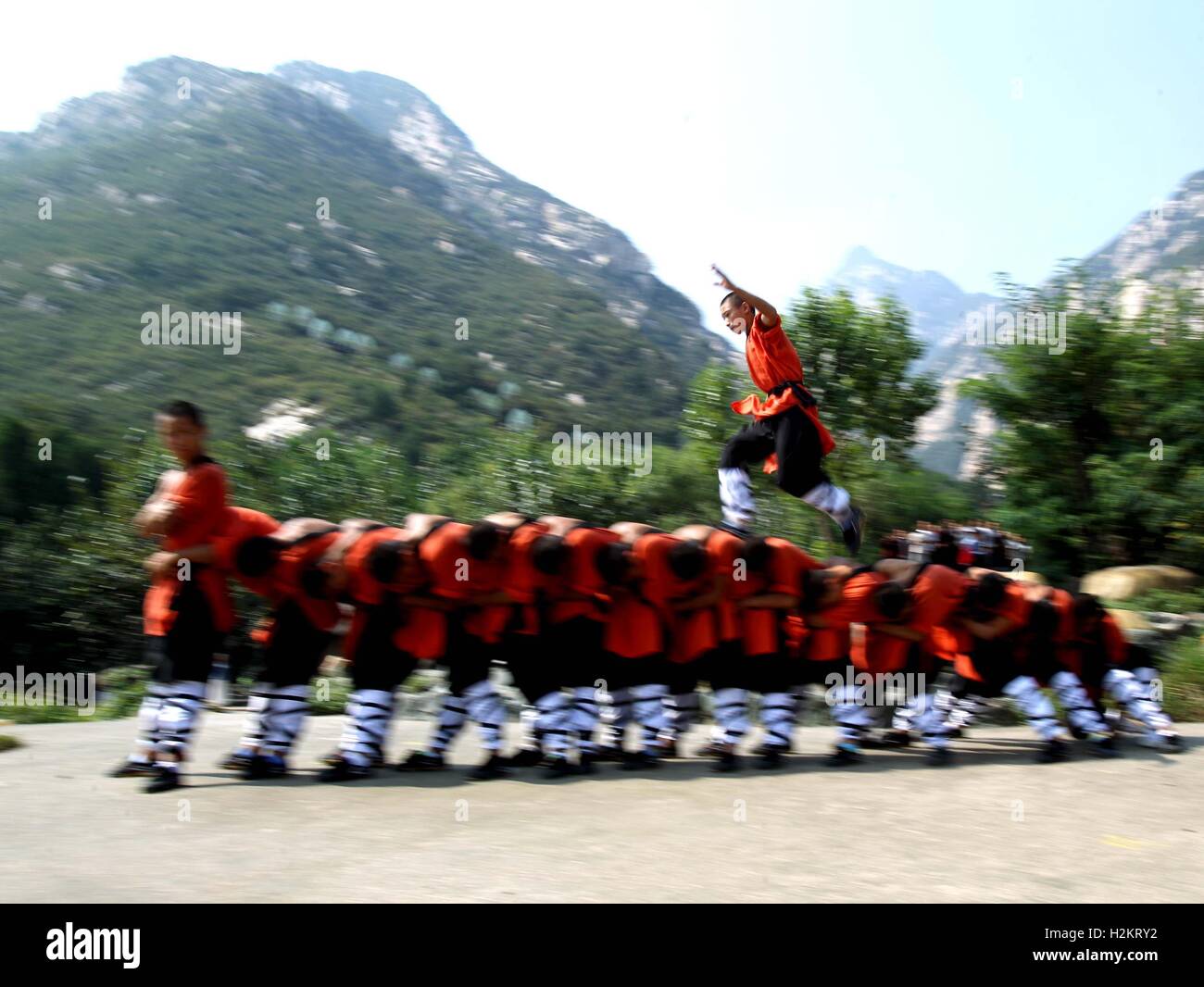 Dengfeng, Dengfeng, China. 29th Sep, 2016. Monks of Shaolin Temple ...
