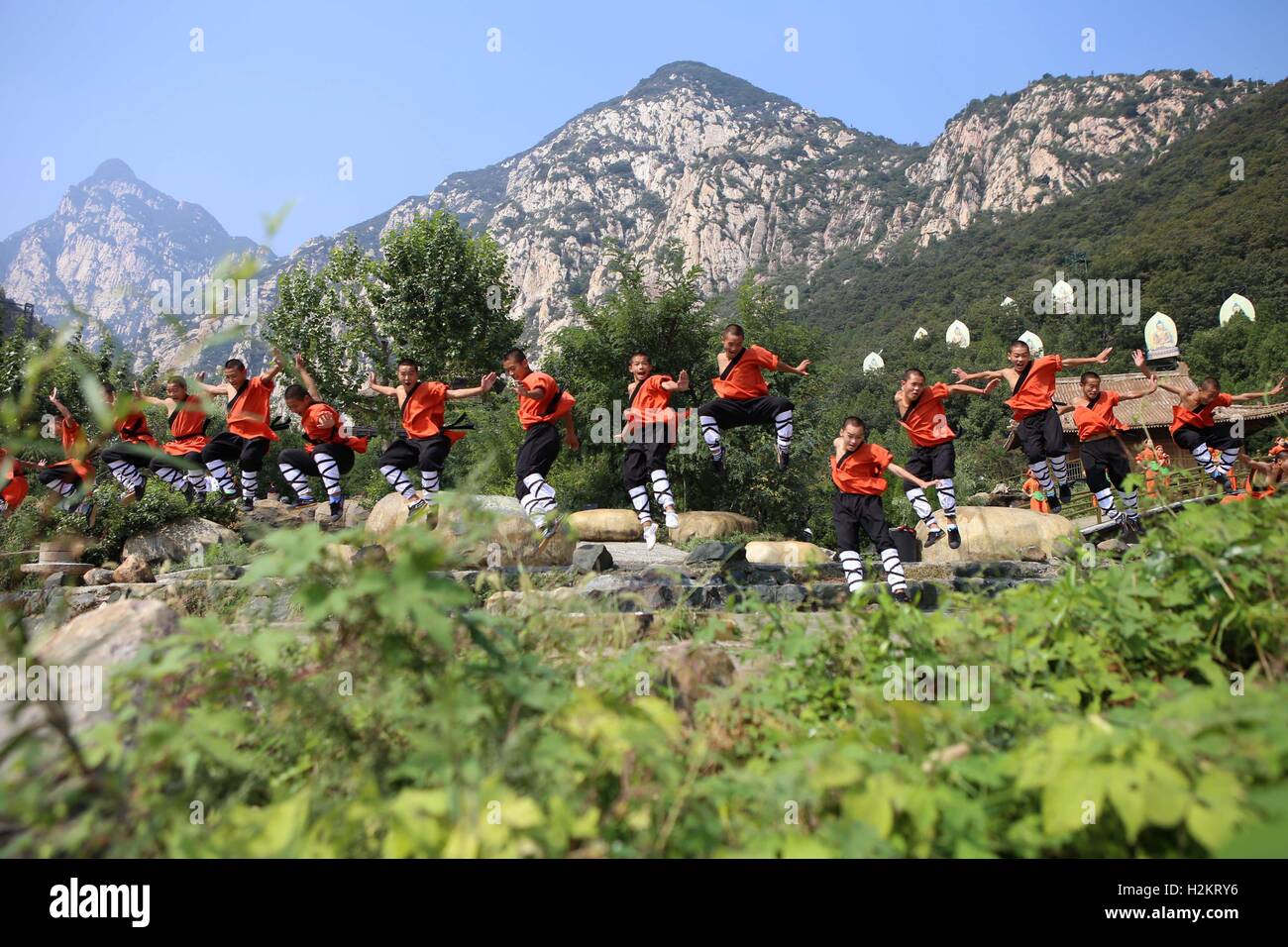 Dengfeng, Dengfeng, China. 29th Sep, 2016. Monks of Shaolin Temple ...
