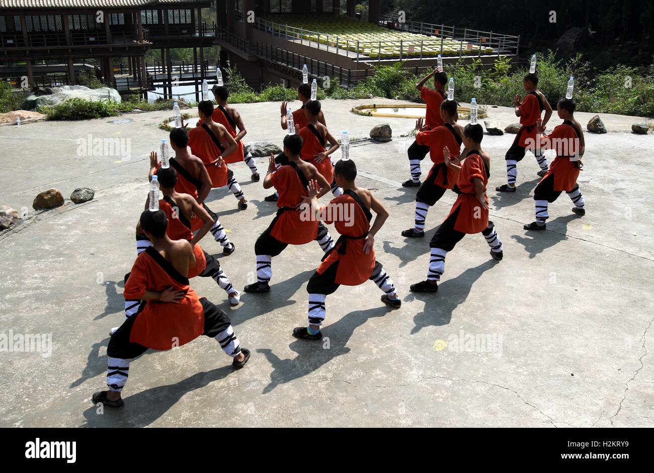 Dengfeng, Dengfeng, China. 29th Sep, 2016. Monks of Shaolin Temple ...
