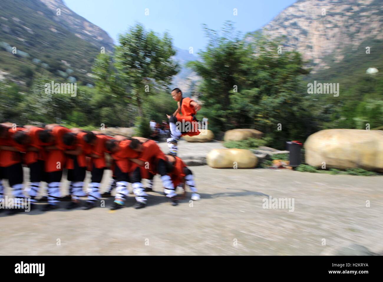 Dengfeng, Dengfeng, China. 29th Sep, 2016. Monks of Shaolin Temple ...