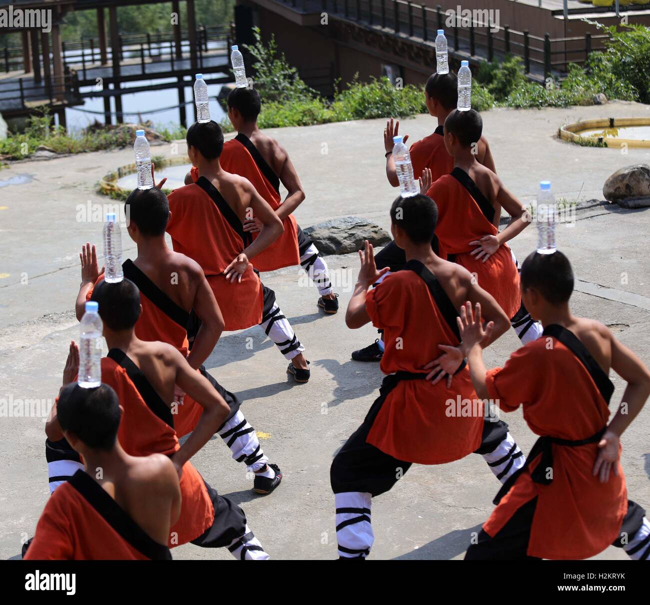 Dengfeng, Dengfeng, China. 29th Sep, 2016. Monks of Shaolin Temple ...