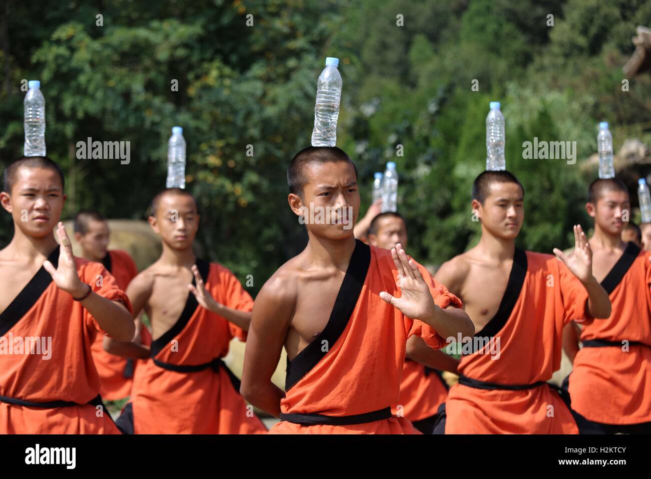 Dengfeng, Dengfeng, China. 29th Sep, 2016. Monks of Shaolin Temple ...
