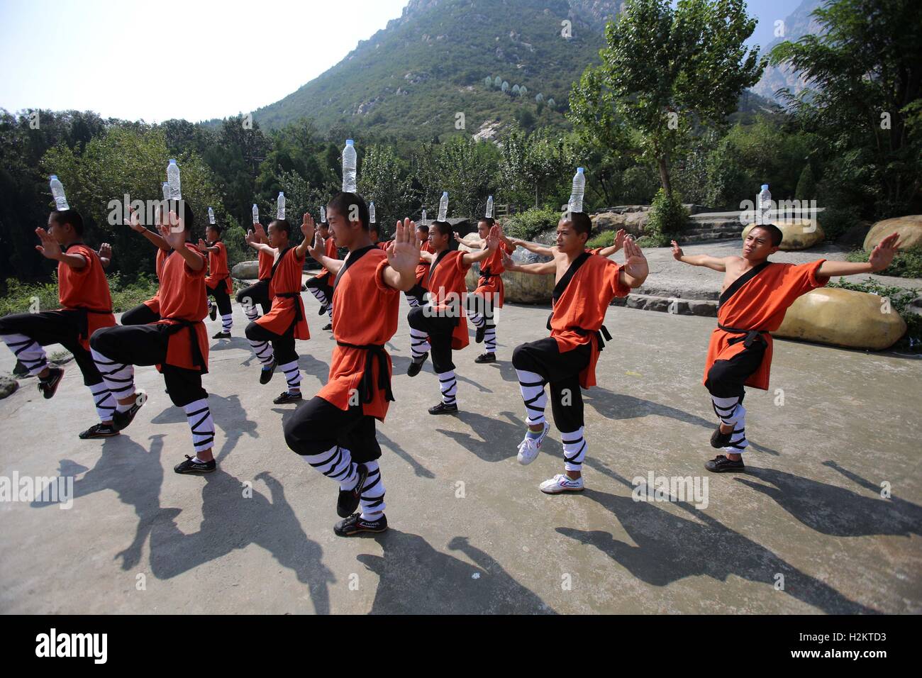 Dengfeng, Dengfeng, China. 29th Sep, 2016. Monks of Shaolin Temple ...