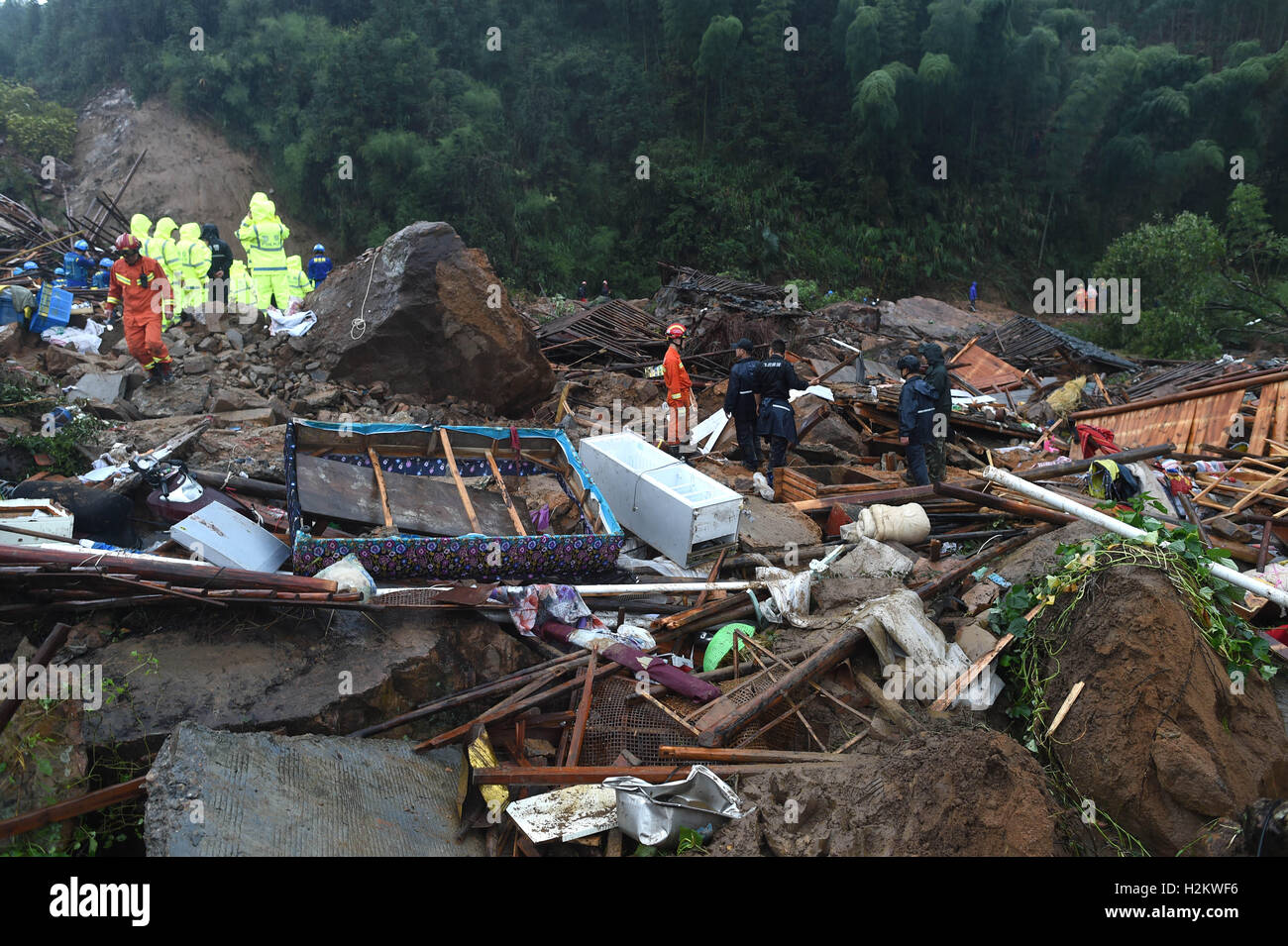 Suichang, China's Zhejiang Province. 29th Sep, 2016. Rescuers search ...