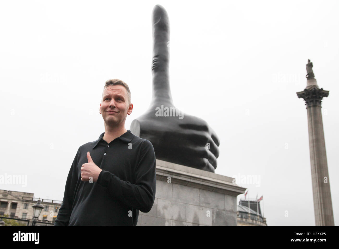 Trafalgar square plinth thumb hi-res stock photography and images - Alamy