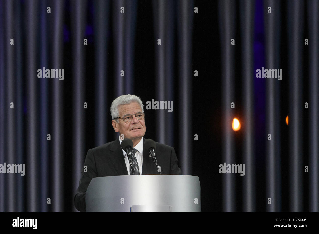 Kyiv, Ukraine. 29th Sep, 2016. German President JOACHIM GAUCK has a ...