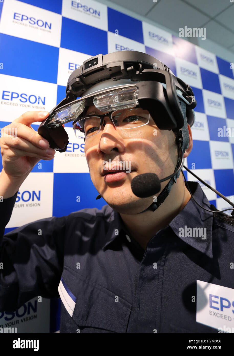 Tokyo, Japan. 29th Sep, 2016. Japanese electronics maker Epson employee ...