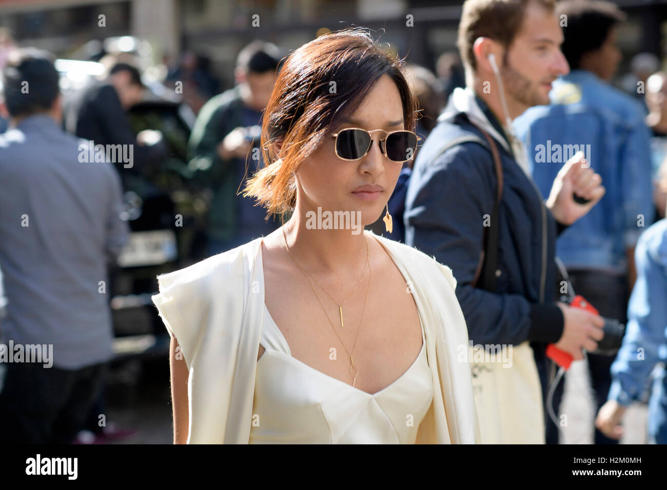 Paris, France. 29th September, 2016. A guest arrives on Day Three ...