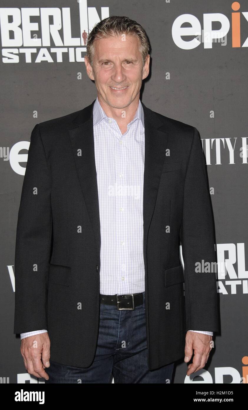 Los Angeles, CA, USA. 29th Sep, 2016. Christopher Stanley at arrivals ...