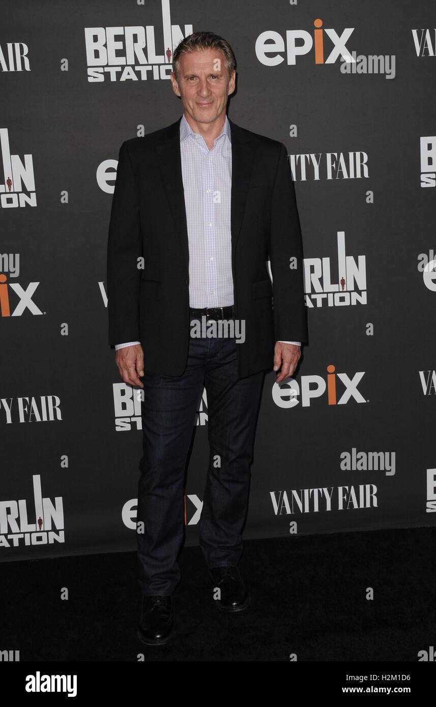 Los Angeles, CA, USA. 29th Sep, 2016. Christopher Stanley at arrivals ...