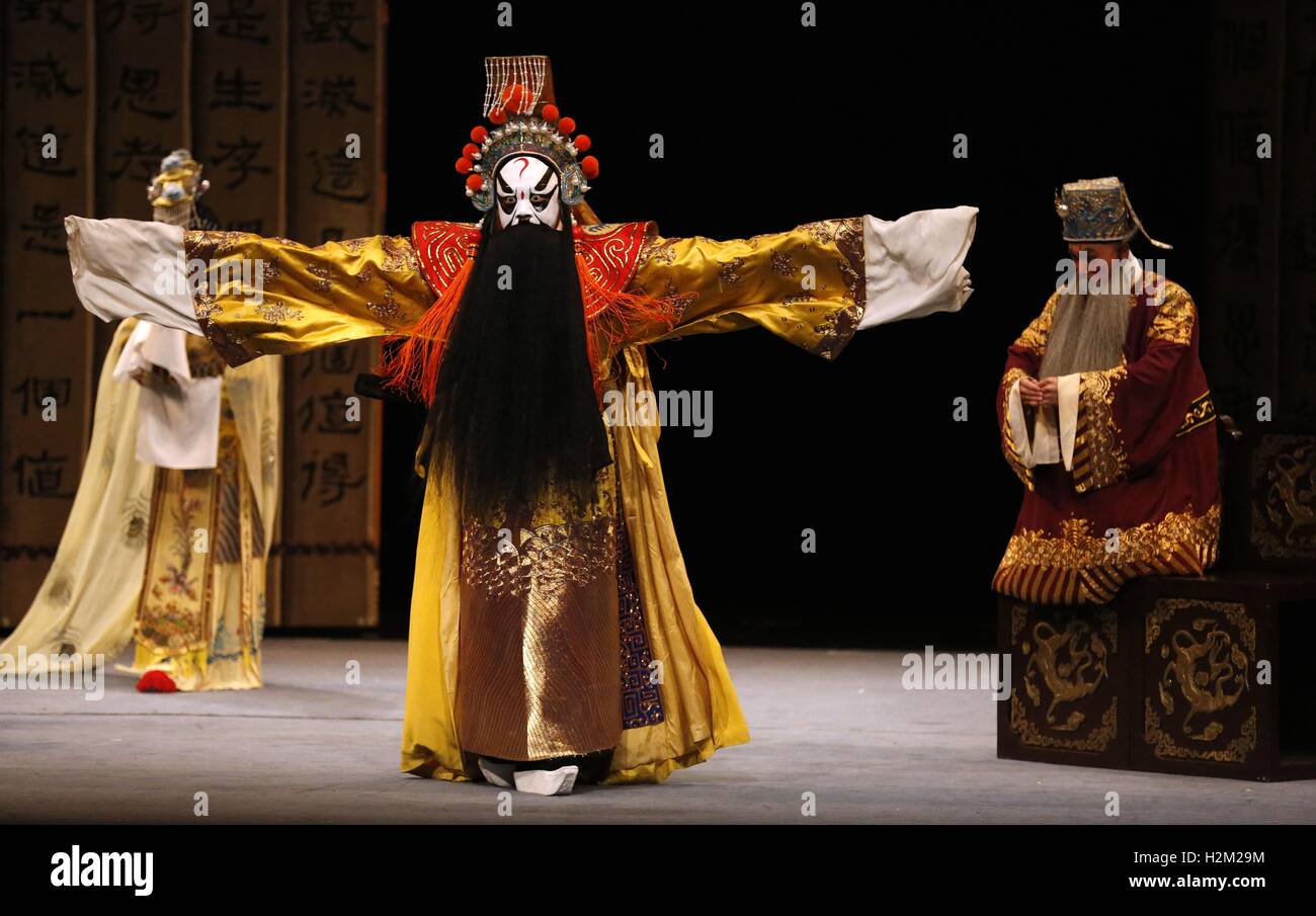 Chicago, USA. 28th Sep, 2016. Actors from Shanghai Peking Opera Theater ...