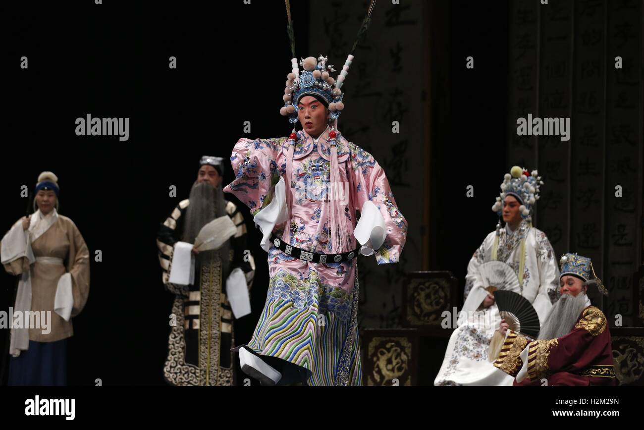 Chicago, USA. 28th Sep, 2016. Actors from Shanghai Peking Opera Theater ...