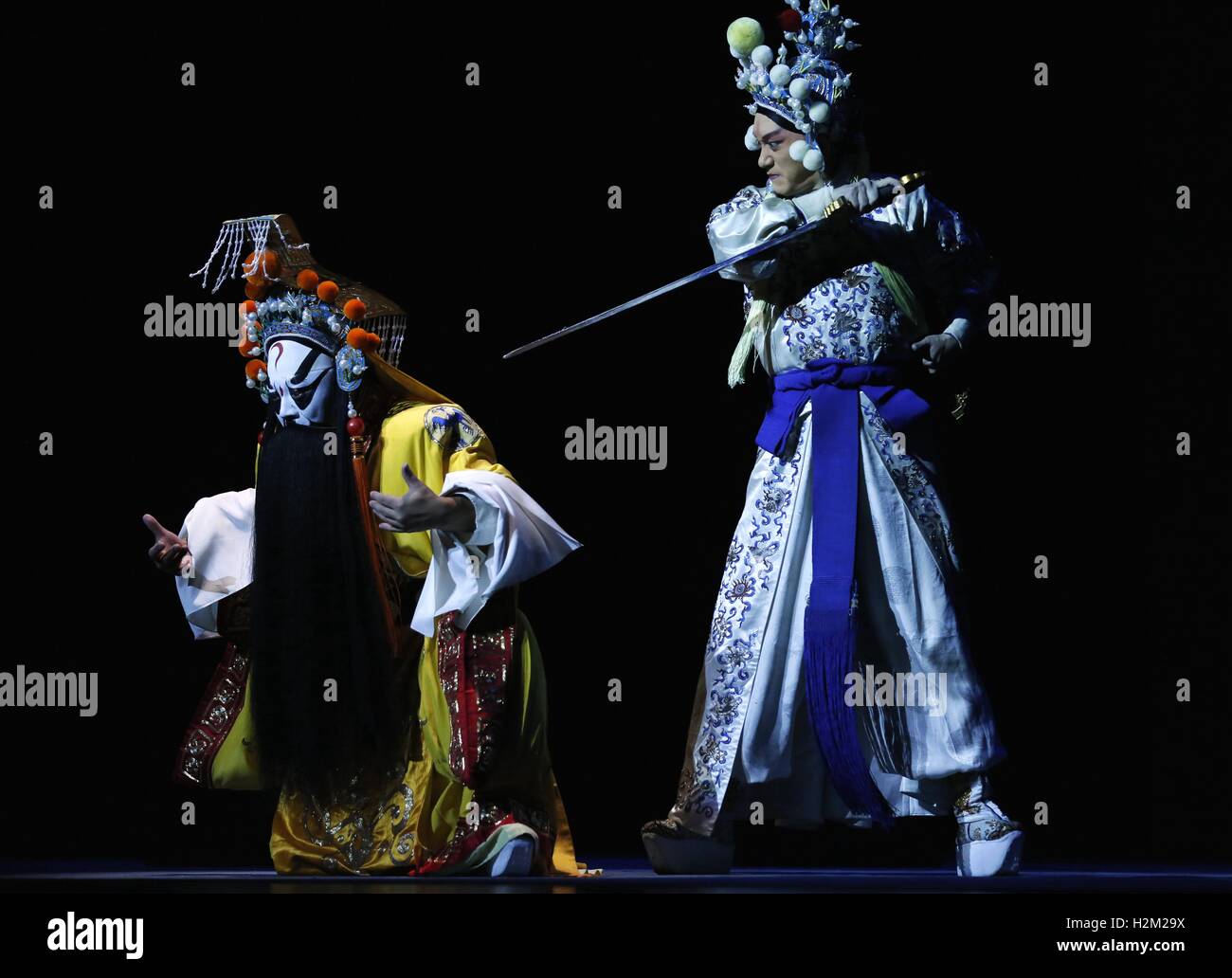 Chicago, USA. 28th Sep, 2016. Actors from Shanghai Peking Opera Theater ...