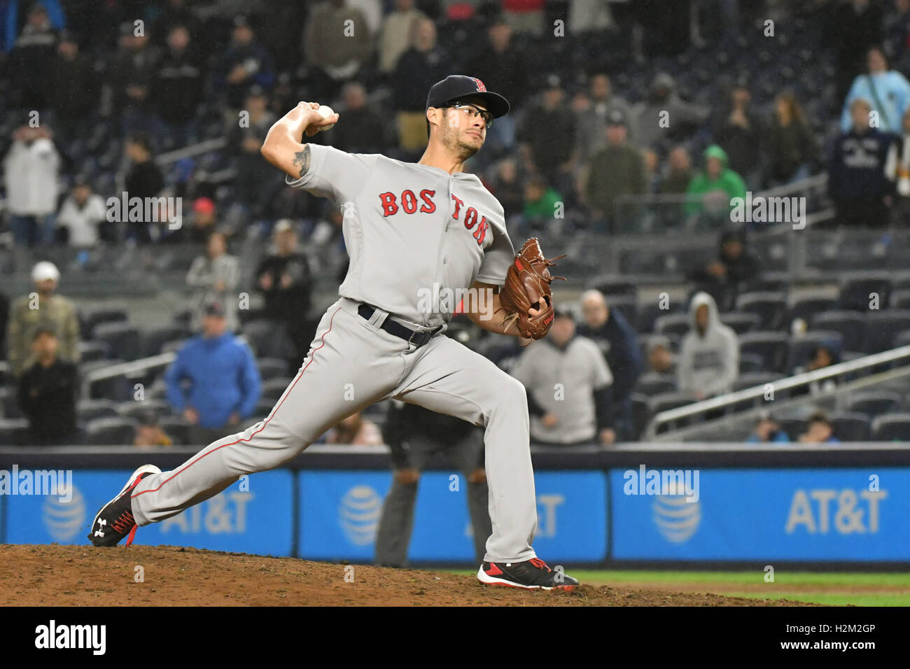the Bronx, New York, USA. 28th Sep, 2016. Joe Kelly (Red Sox ...