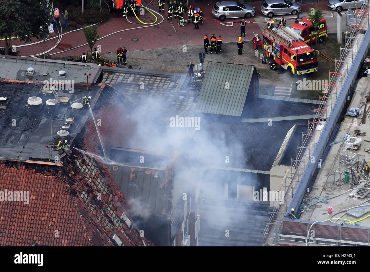 Bochum, Germany. 30th Sep, 2016. Firefighters are in action in the ...