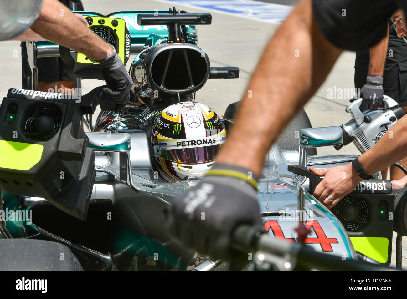 Lewis hamilton 2016 britain hi-res stock photography and images - Alamy