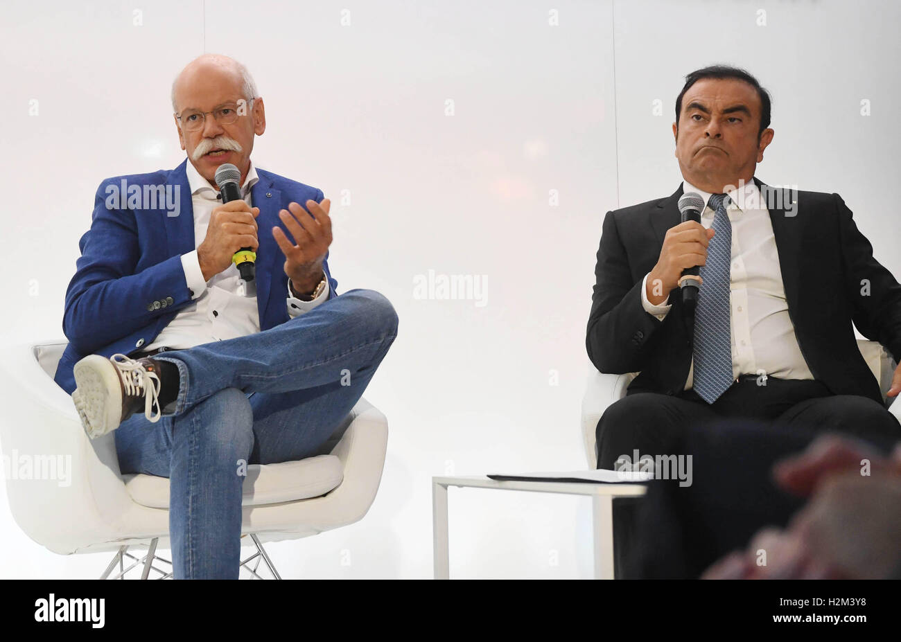 Paris, France. 30th Sep, 2016. Dieter Zetsche (L), Chairman of the ...