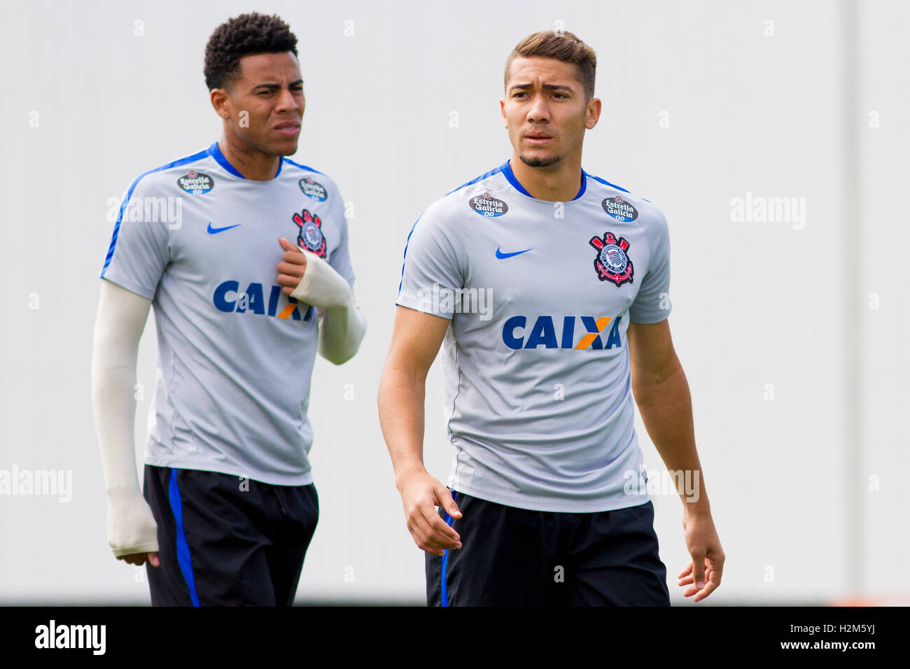 SÃO PAULO, SP - 30.09.2016: TREINO DO CORINTHIANS - Gustavo and Jean ...
