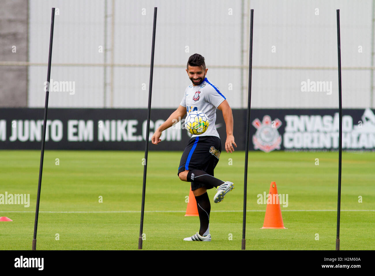 SÃO PAULO, SP - 30.09.2016: TREINO DO CORINTHIANS - William during the ...