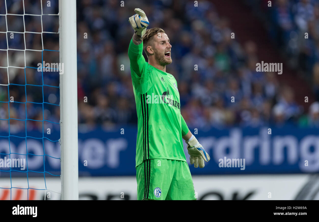 Gelsenkirchen, Germany. 29th Sep, 2016. Schalke's goalkeeper Ralf ...