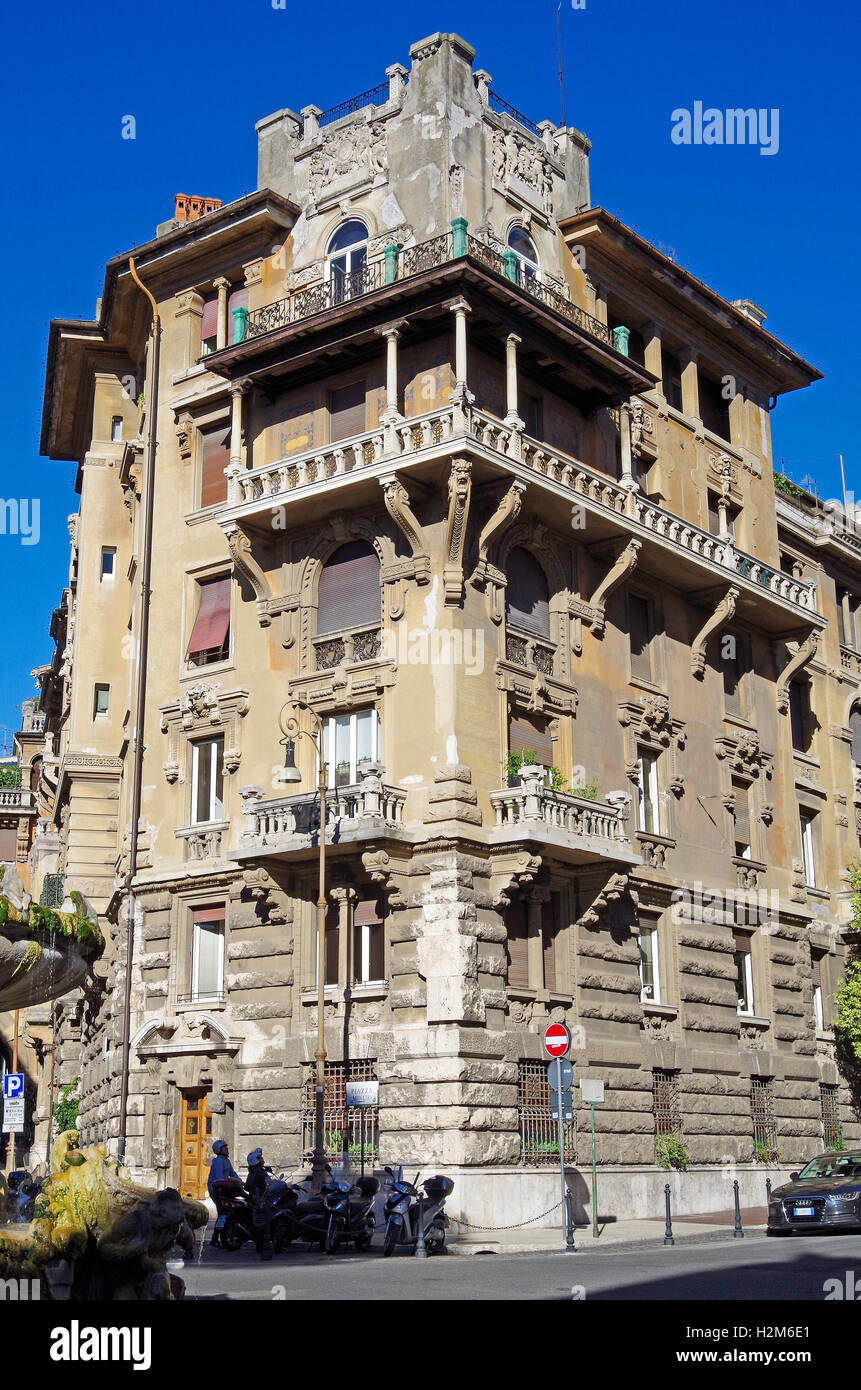 Rome, Italy, Quartier Coppedè around Piazza Mincio Stock Photo - Alamy