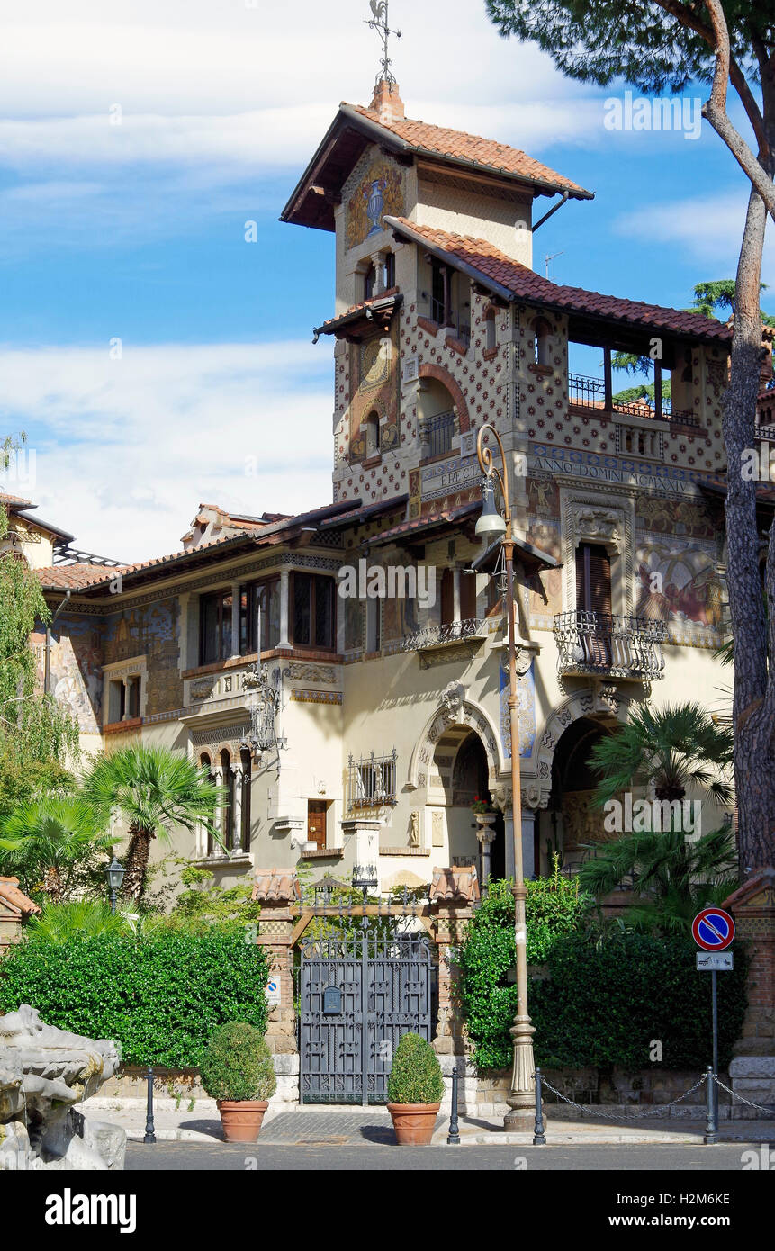 Rome, Italy, Quartier Coppedè around Piazza Mincio Stock Photo - Alamy