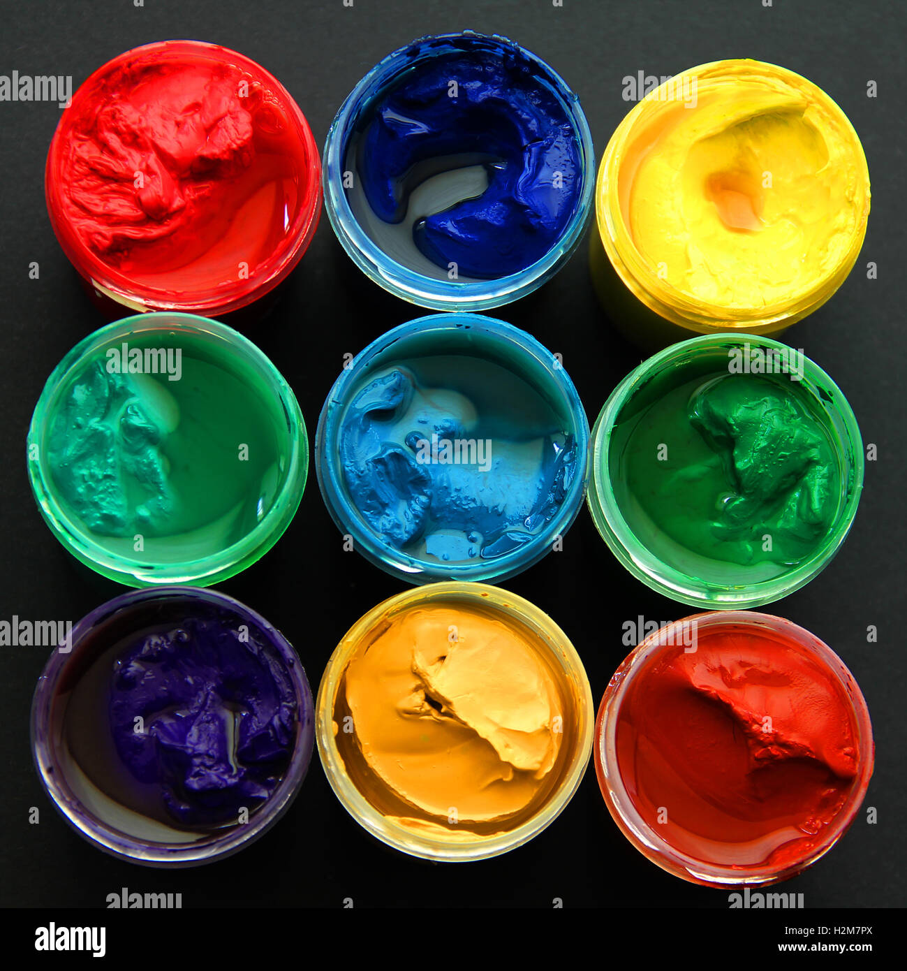 Green paint gouache jar dye hi-res stock photography and images - Alamy
