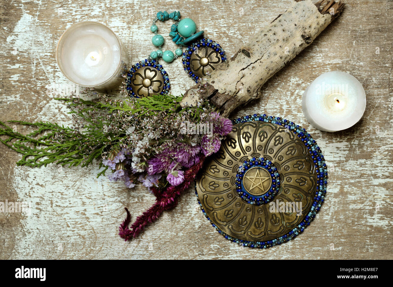 Wiccan pentacle altar hi-res stock photography and images - Alamy