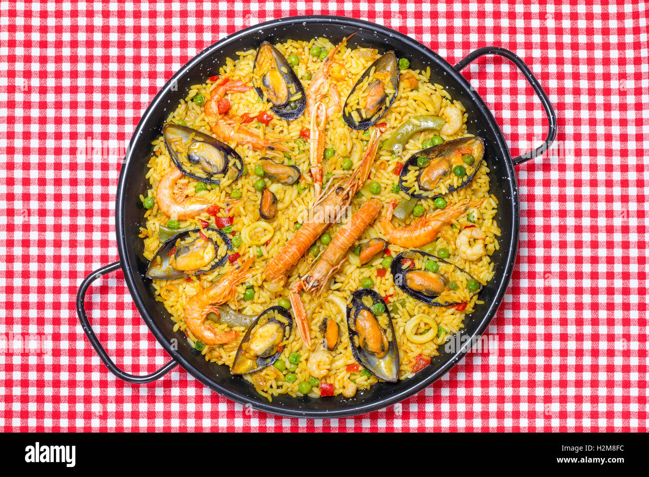 Seafood paella hi-res stock photography and images - Alamy