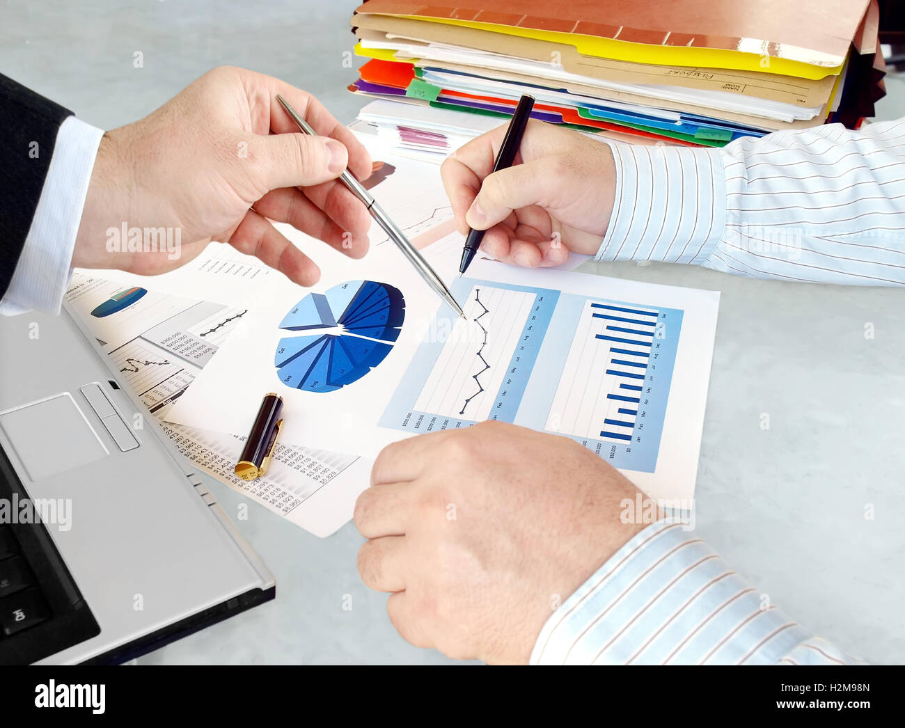Profit chart meeting hi-res stock photography and images - Alamy