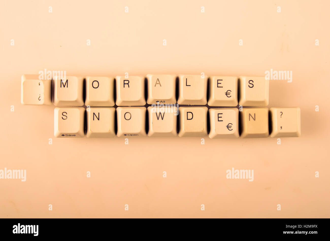 Social Media words written with computer buttons Stock Photo - Alamy