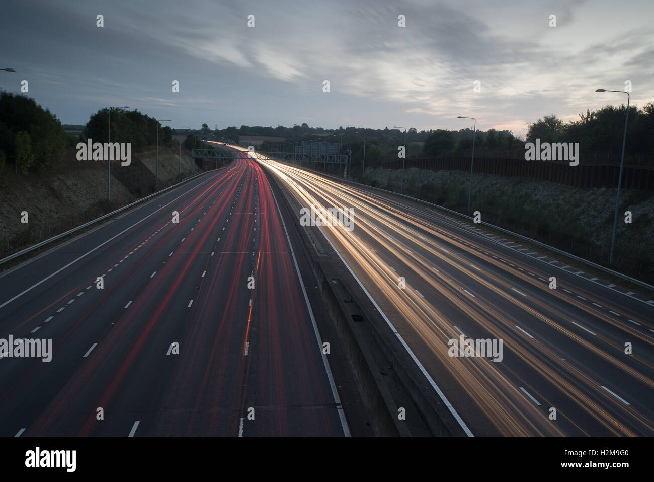 Overhead traffic light hi-res stock photography and images - Alamy