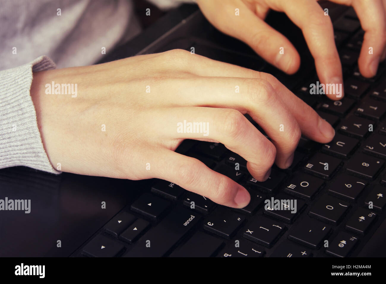 Hand fingers typing hi-res stock photography and images - Alamy