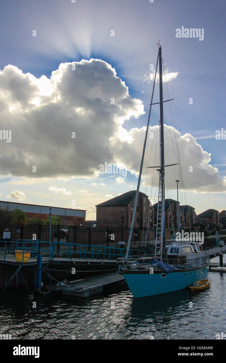 Hull Marina England sailing boats blue sky with clouds Stock Photo - Alamy