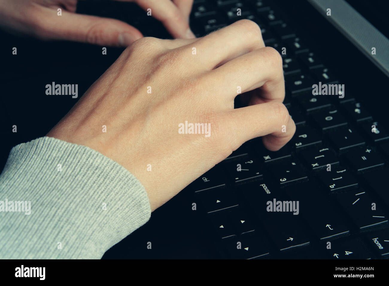 Typing human hand hi-res stock photography and images - Alamy