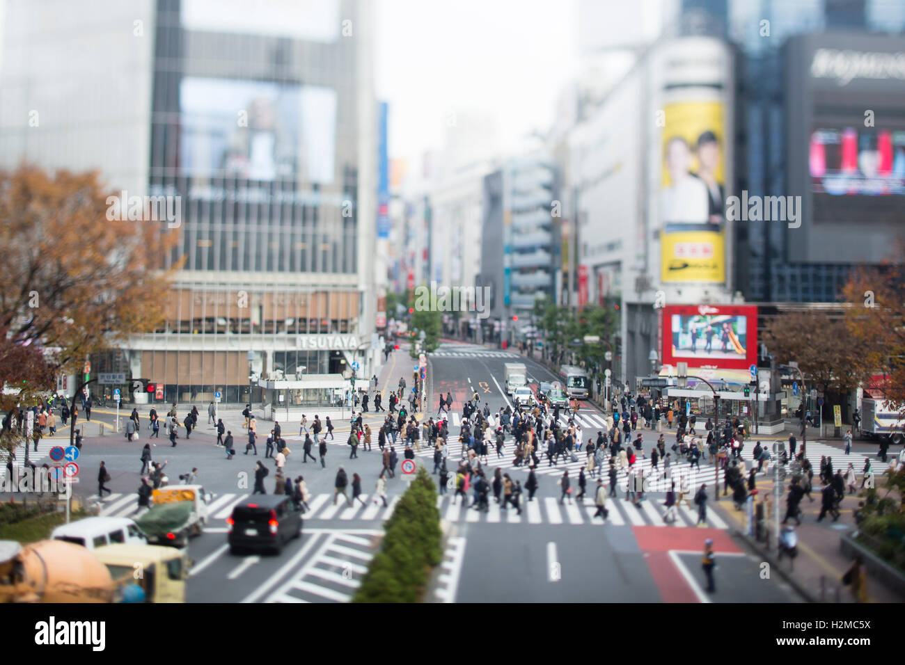 Birds eye view shibuya hi-res stock photography and images - Alamy