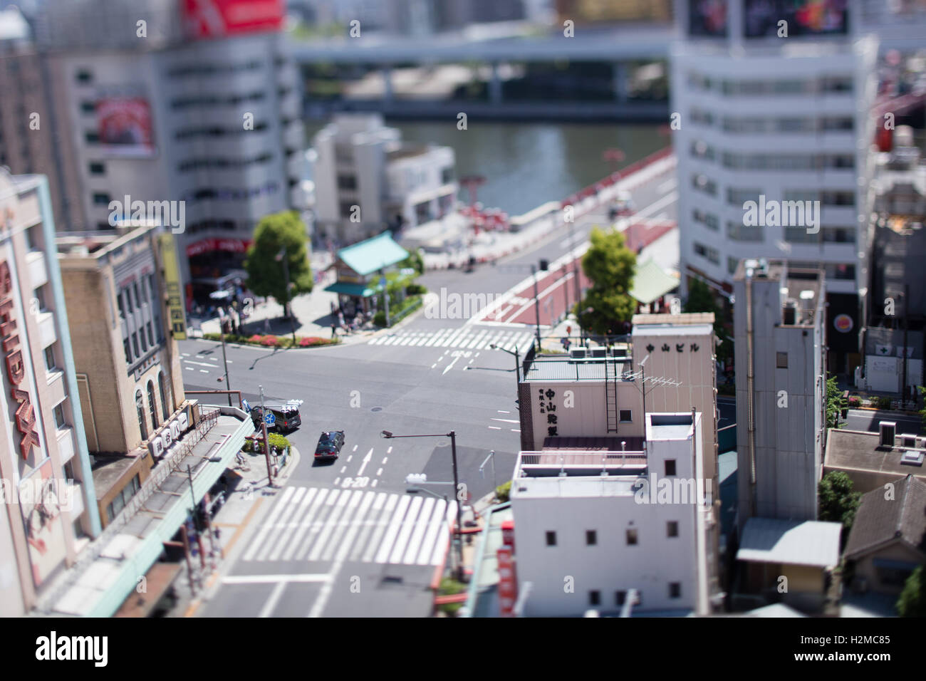 Birds eye view pedestrian crossing hi-res stock photography and images ...