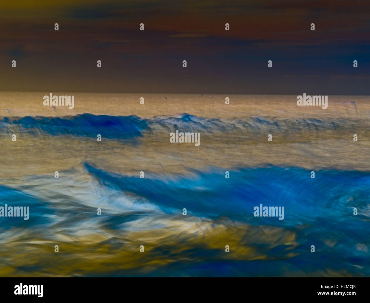 Negative ocean waves and horizon Stock Photo - Alamy