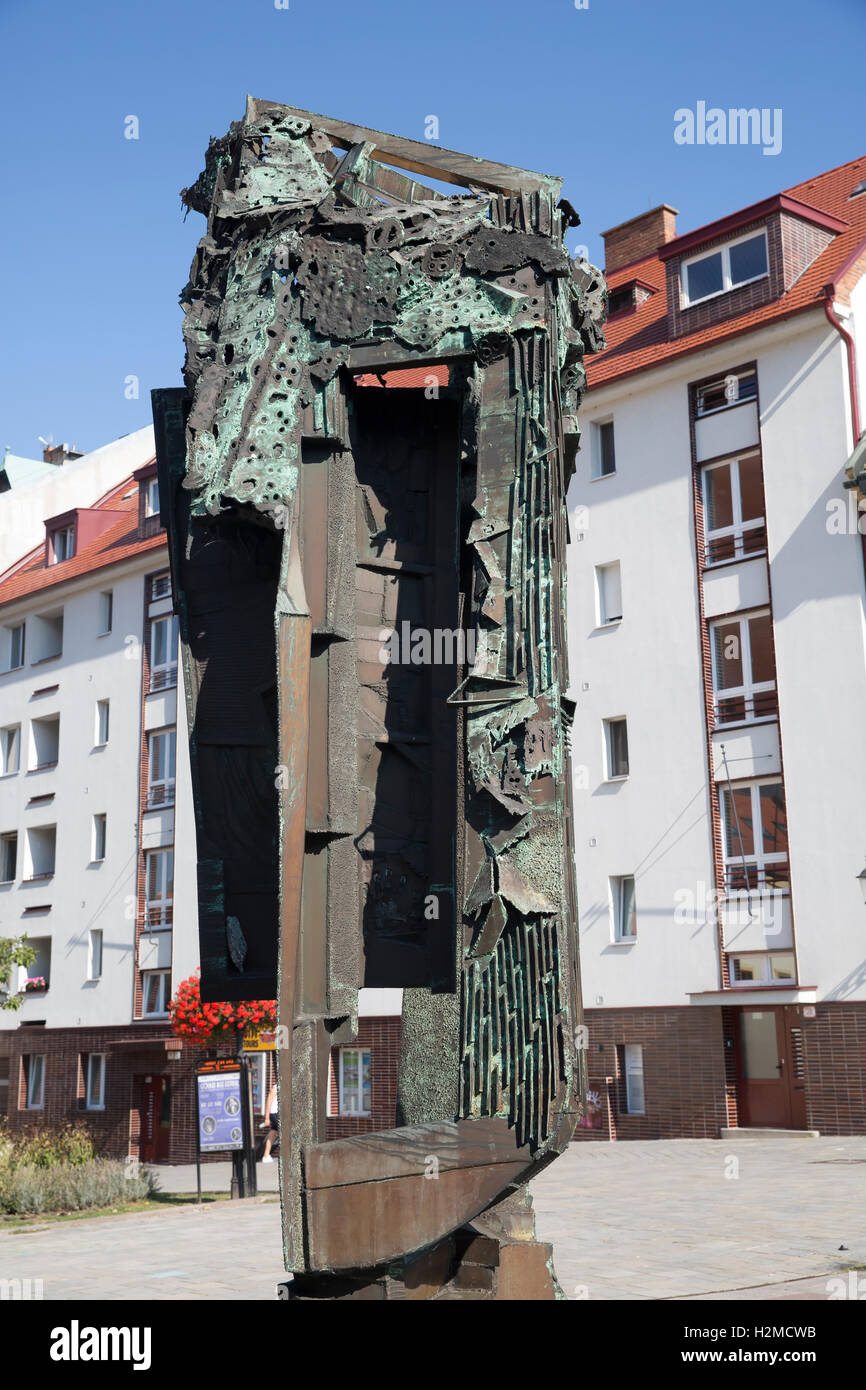Scrap metal statue hi-res stock photography and images - Alamy