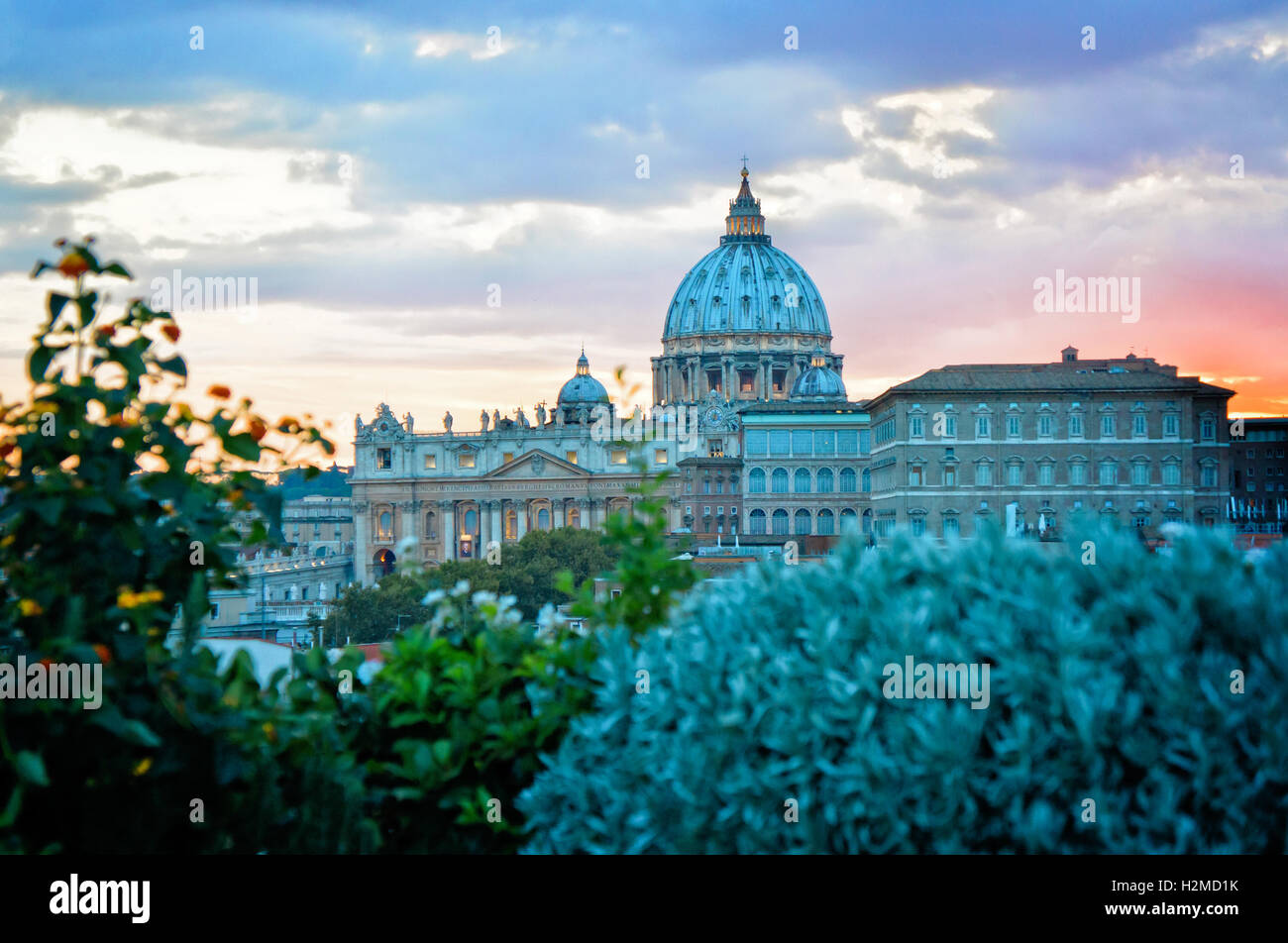 Basilica dome hi-res stock photography and images - Alamy