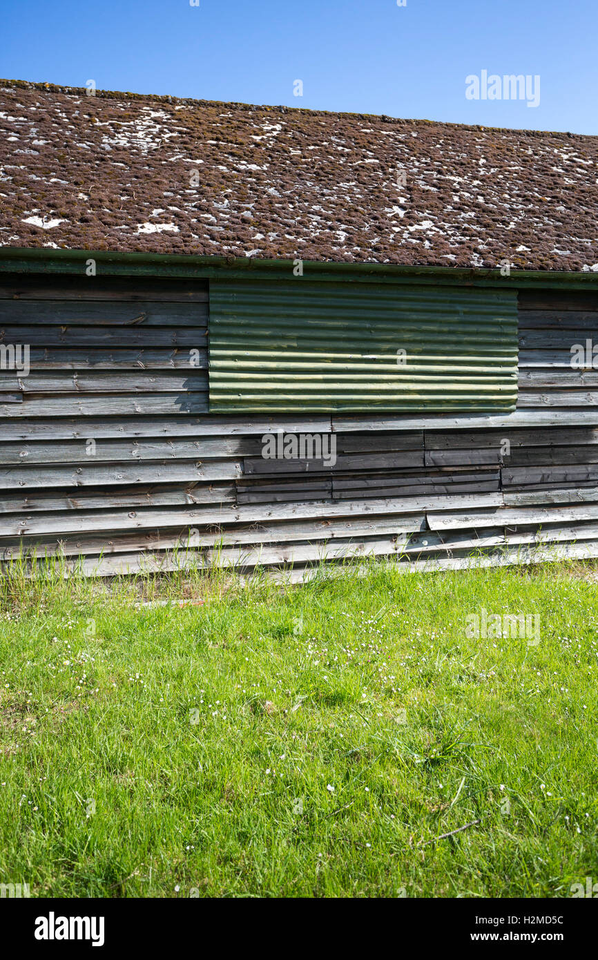 OLD WODDEN BARN, WEATHERED AND AGED Stock Photo - Alamy