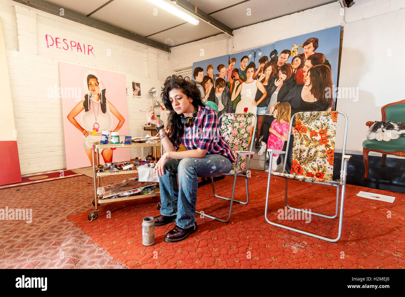 Artist Sarah Maple at her studio in Tilgate Crawley Stock Photo - Alamy