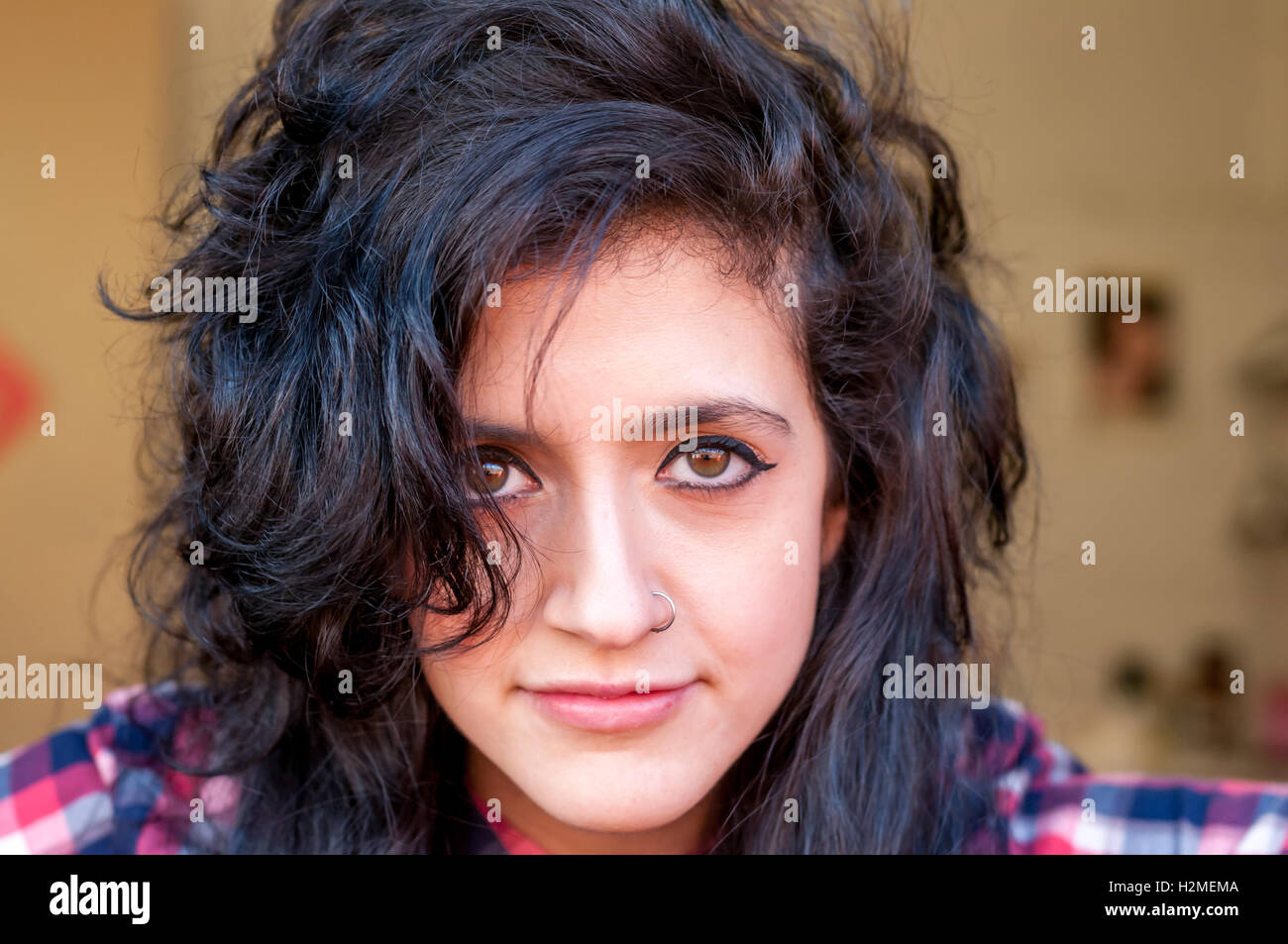 Artist Sarah Maple at her studio in Tilgate Crawley Stock Photo - Alamy