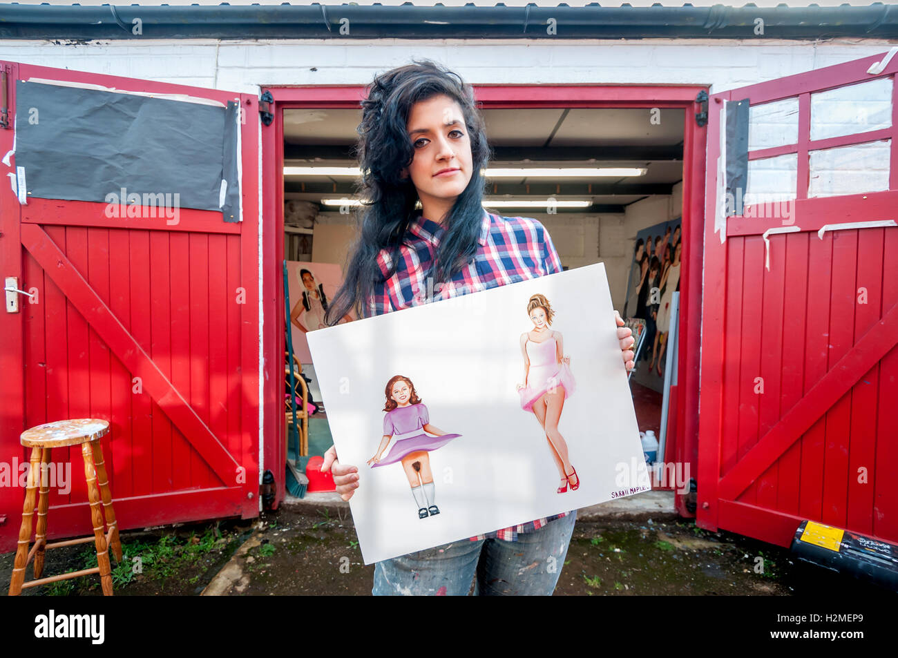 Artist Sarah Maple at her studio in Tilgate Crawley Stock Photo - Alamy