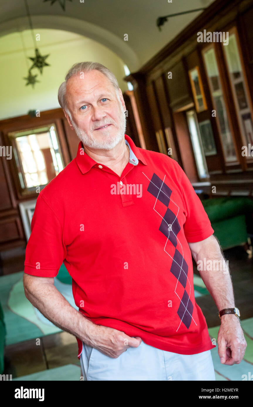 Operatic baritone Sergei Leiferkus in the Green Room of Glyndebourne ...
