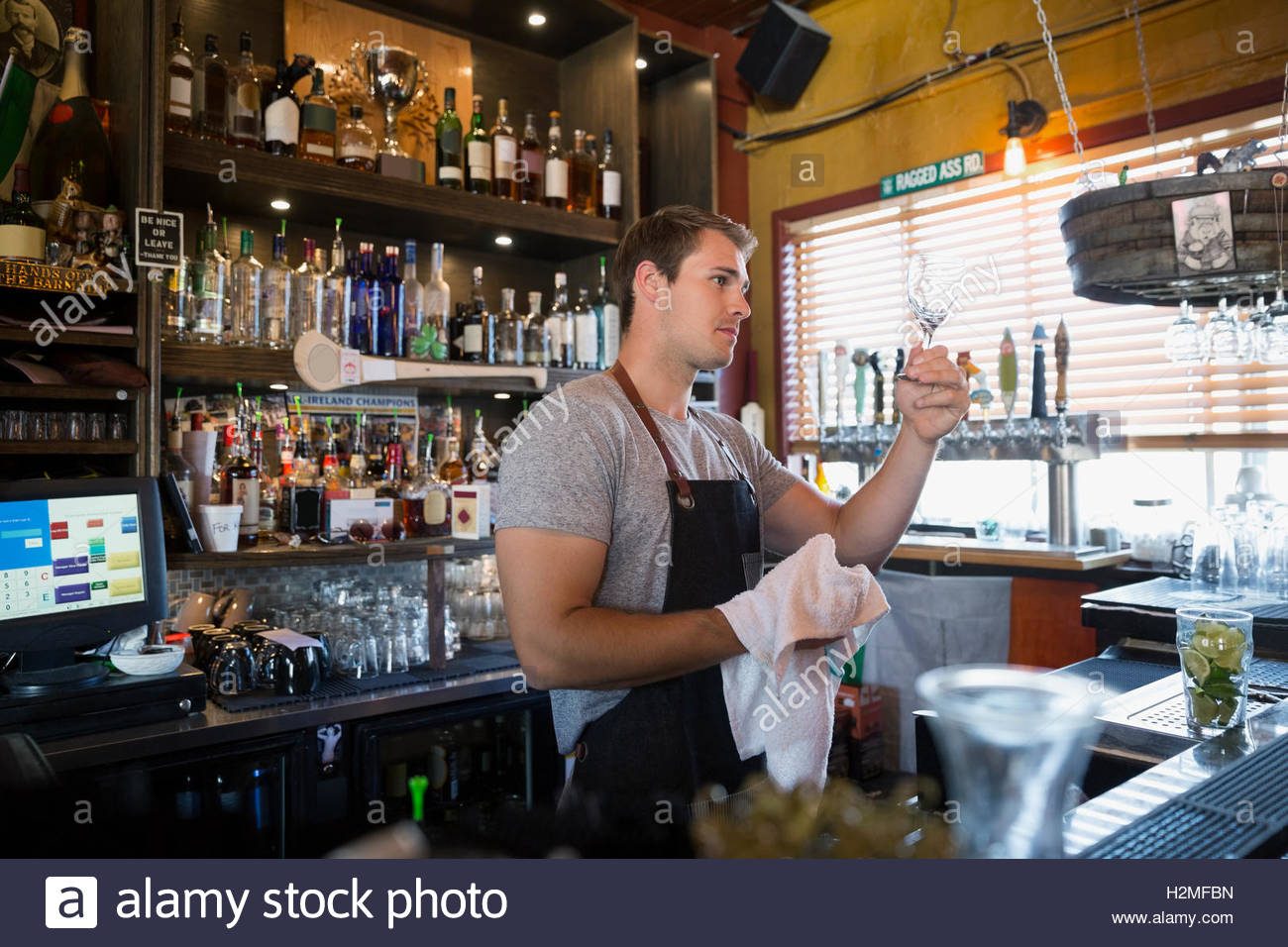 Male bartender hi-res stock photography and images - Alamy