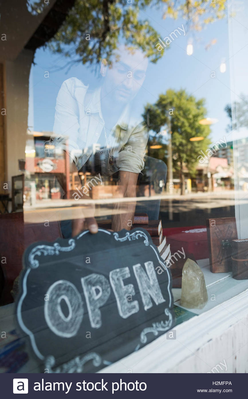 Open sign in window hi-res stock photography and images - Alamy