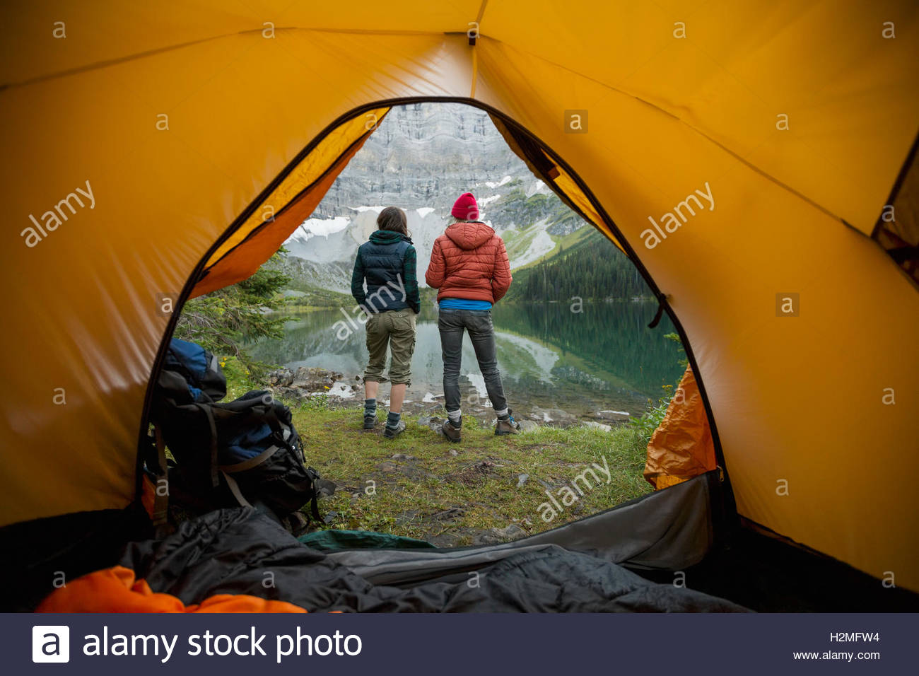 Outside camping hi-res stock photography and images - Alamy