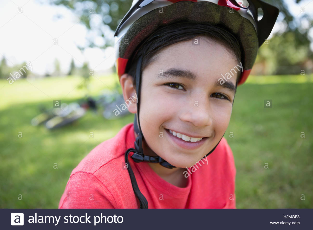 Boy wearing helmet hi-res stock photography and images - Alamy