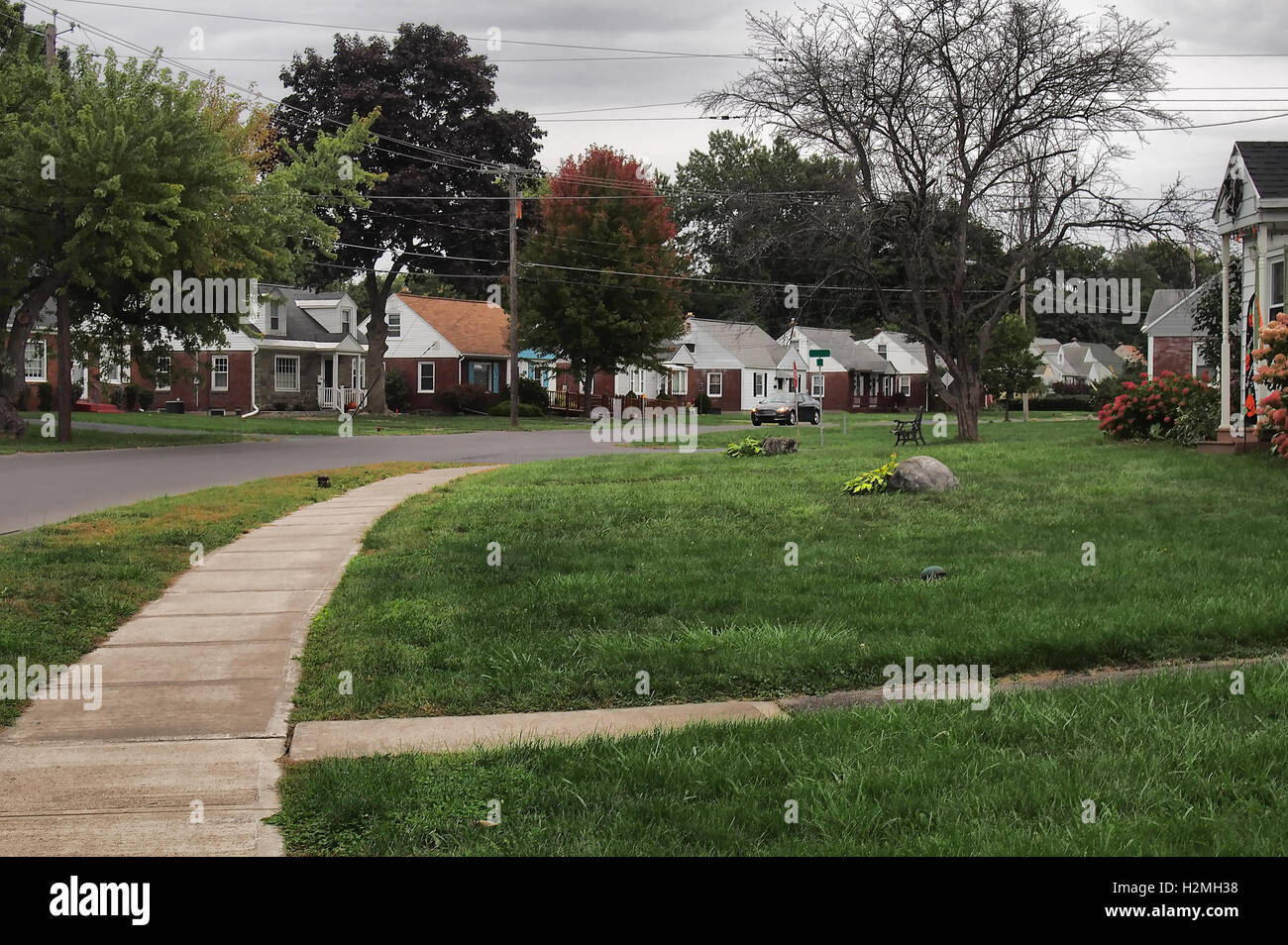 homes in a pleasant neighbor hood on an overcast autumn day Stock Photo ...